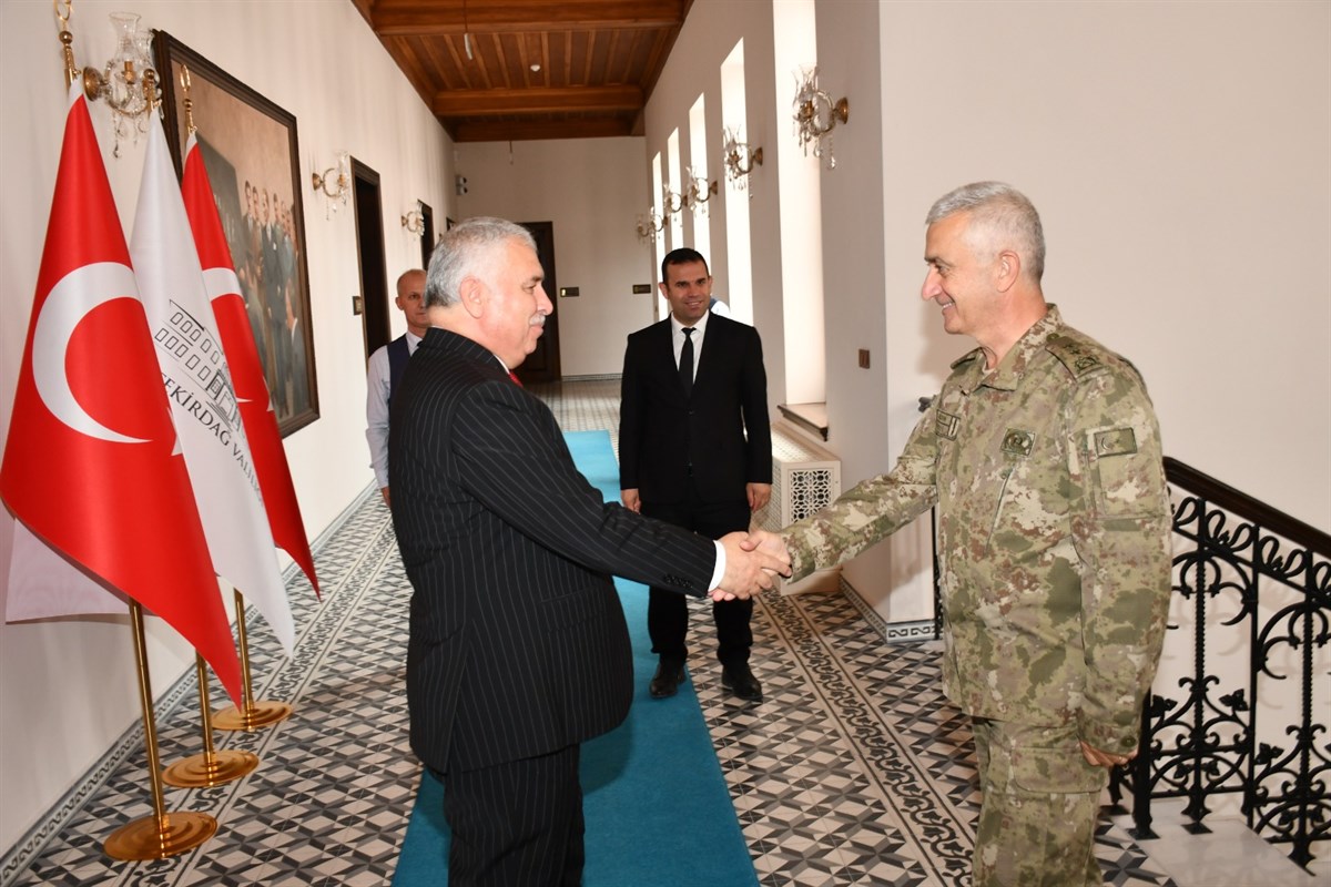 T.C. Tekirdağ Valiliği - 5. Kolordu Komutanı Tümgeneral Tevfik Algan ... T.C. Tekirdağ Valiliği - 5. Kolordu Komutanı Tümgeneral Tevfik Algan ...